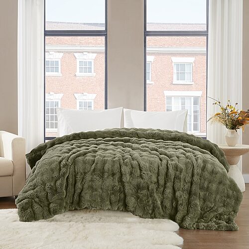 Click here for Brooklyn Loom Bubble Faux Fur Blanket prices