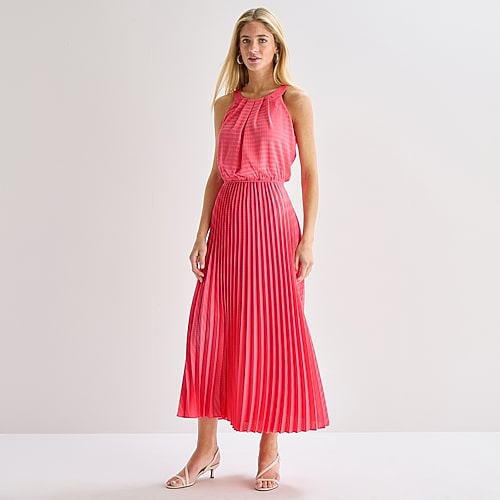 Click here for Robbie Bee Womens Round Neck Sleeveless Maxi Dress... prices
