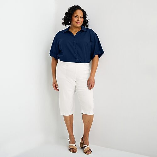 Click here for Liz Claiborne Lisa Womens Plus Straight Capri Pant... prices