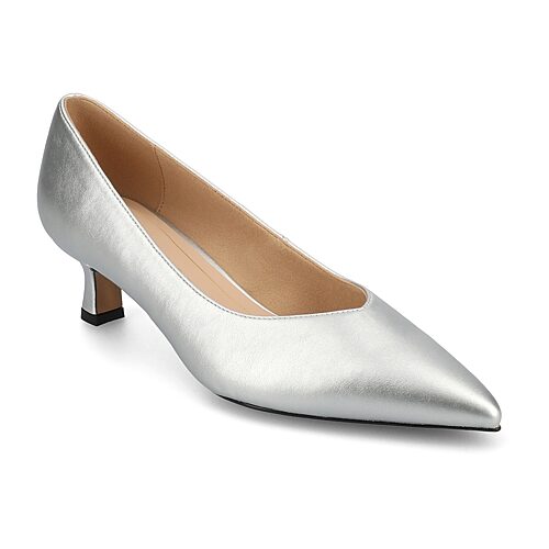 Click here for Journee Collection Pammie Womens Pointed Kitten He... prices