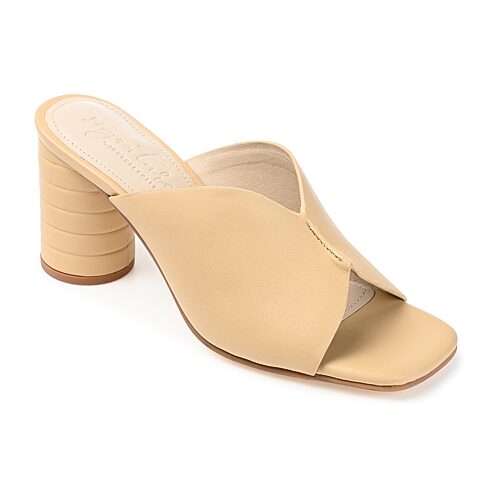 Click here for Journee Signature Karah Womens Square Open Toe Blo... prices