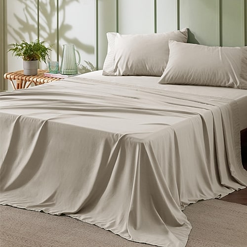 Click here for Bedsure Breathable & Cooling Easy Care Polyester M... prices