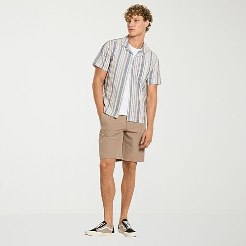 Click here for Hurley Mens 9 1/2 Stretch Fabric Chino Short  38... prices