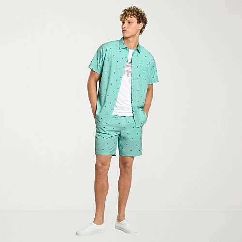 Click here for Hurley Mens 7 1/2 Pull-On Short  Xx-large  Green prices