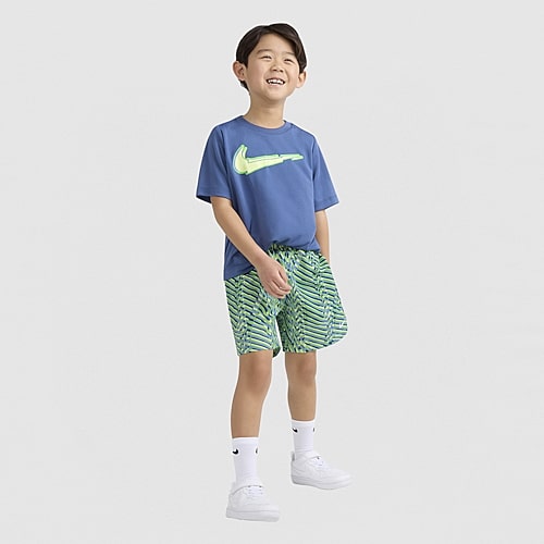 Click here for Nike Little Boys Pull-On Short  7  Green prices