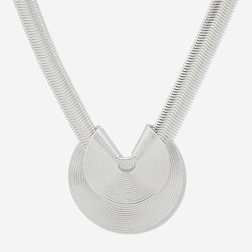Click here for Worthington Silver Tone Womens Round 17 Inch Penda... prices