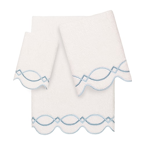 Click here for Linum Home Textiles Diamond Chain Scallop 3-pc. Qu... prices