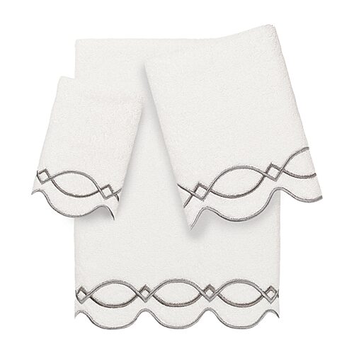 Click here for Linum Home Textiles Diamond Chain Scallop 3-pc. Qu... prices