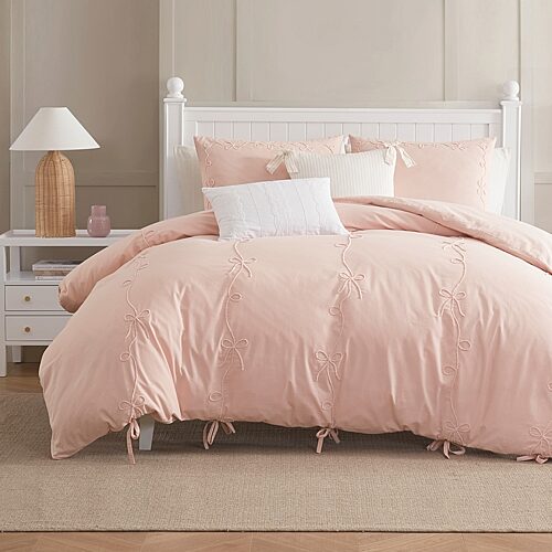 Click here for Peri Home Sasha Bows Duvet Cover Set  Twin prices