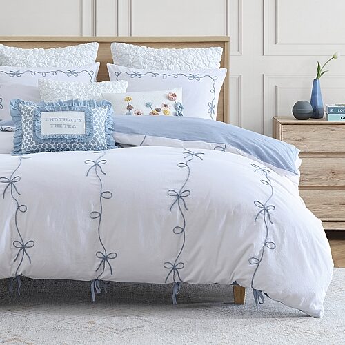 Click here for Peri Home Sasha Bows Duvet Cover Set  Full/Queen prices