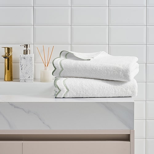 Click here for Peri Home Scallop 2-pc. Bordered Bath Towel  One S... prices
