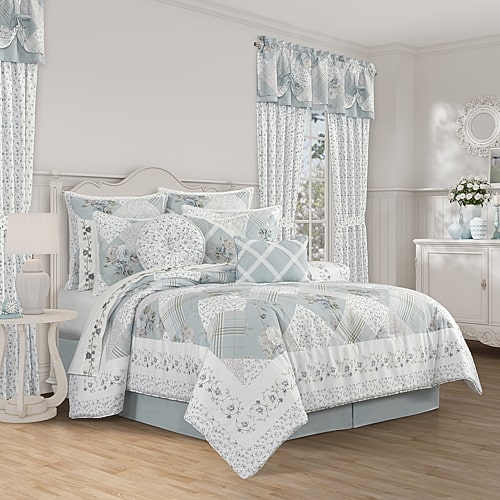 Click here for Royal Court Bungalow 4pc. Spa Reversible Comforter... prices