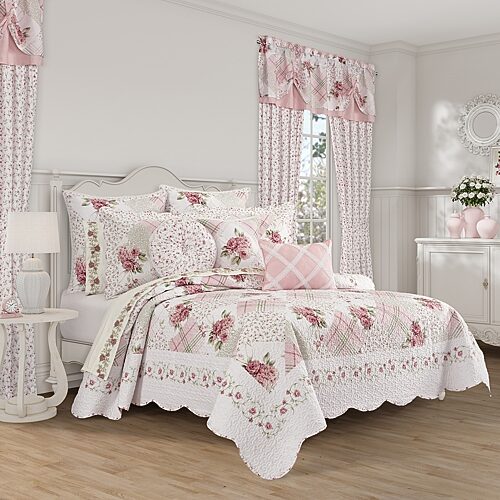 Click here for Royal Court Bungalow 3pc. Reversible Quilt Set prices