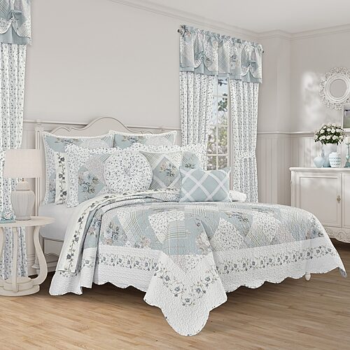 Click here for Royal Court Bungalow Spa 3pc. Reversible Quilt Set prices