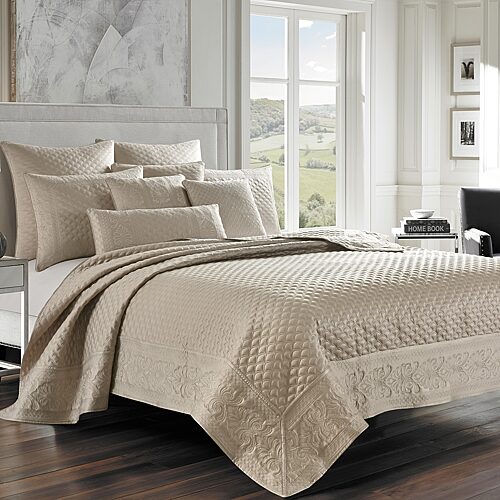 Click here for J. Queen New York Lyndon Quilt prices