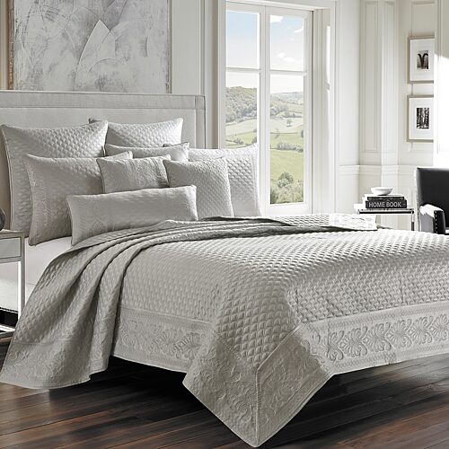 Click here for J. Queen New York Lyndon Quilt prices