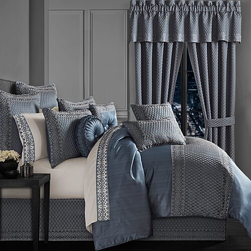 Click here for Five Queens Court Leah 4 Piece Comforter Set  King... prices