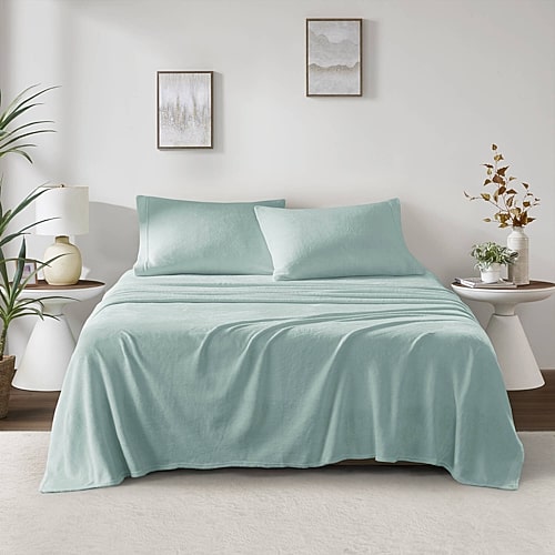 Click here for Madison Park Soloft Plush Micro-Fleece 4-Pc. Sheet... prices