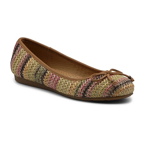 Click here for Mootsies Tootsies Cindrew Womens Round Closed Toe... prices