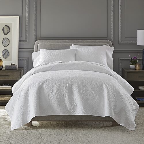 Click here for Broadhaven Harper Quilt Set  One Size  White prices