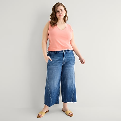 Click here for a.n.a Womens - Plus High Rise Frayed Hem Cropped J... prices
