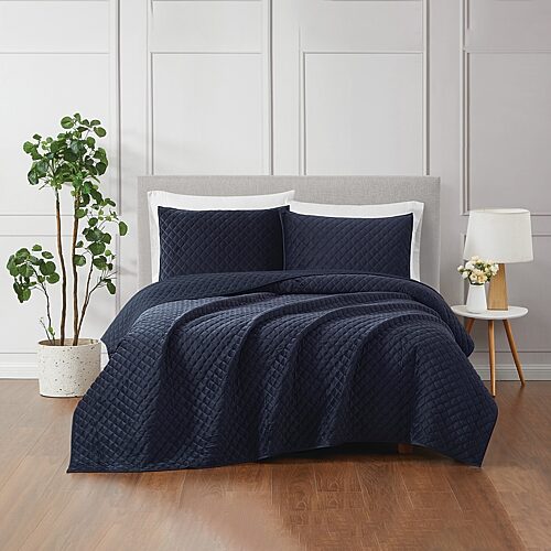 Click here for Royal Velvet Diamond Velvet 3pc. Quilt Set prices