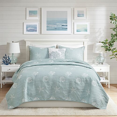 Click here for Harbor House Seaside Reversible 4-Pc. Quilt Set  K... prices