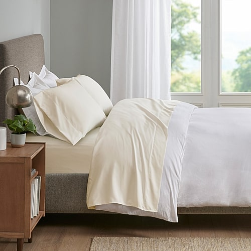 Click here for Madison Park Smart Cool Microfiber 4-Pc. Sheet Set... prices