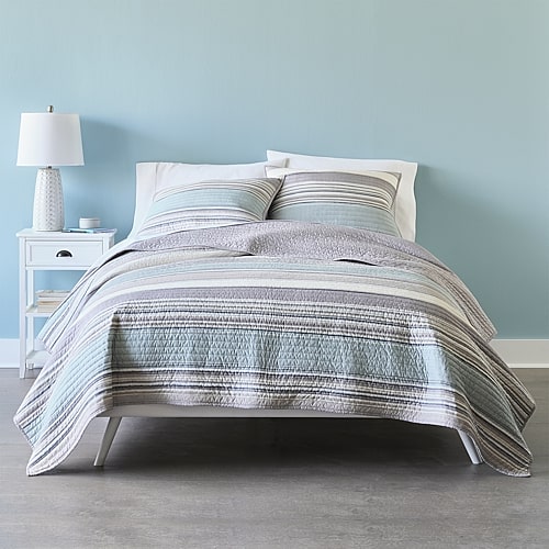 Click here for Home Expressions Reagan Stripe Quilt  One Size  Bl... prices