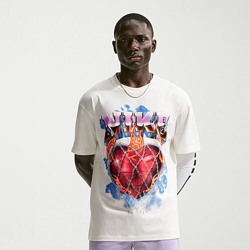 Click here for Nike Mens Crew Neck Short Sleeve Regular Fit Graph... prices
