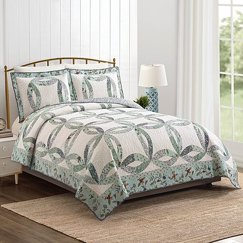 Click here for Modern Heirloom Felicity Wedding Ring Quilt Set  O... prices