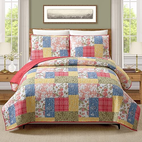 Modern Heirloom Farmhouse Florals Reversible Quilt Set  One Size  Multiple Colors