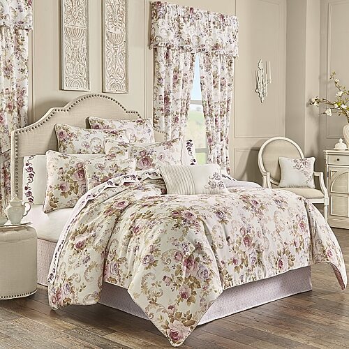 Click here for Royal Court Chambord 4-Pc. Comforter Set  Californ... prices