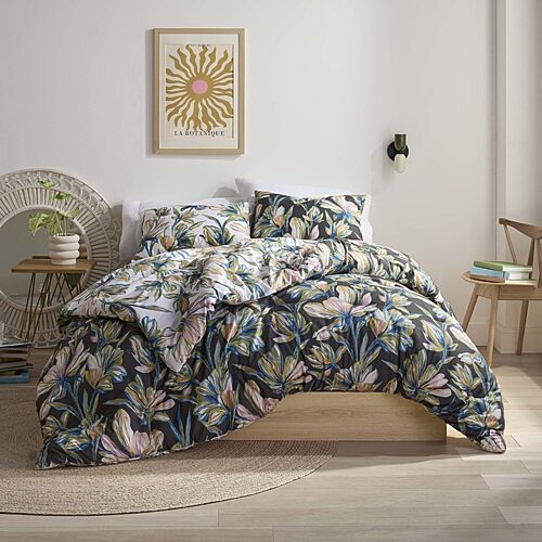 Martex Expression Lordes Midweight Down Alternative Comforter Set  One Size  Multiple Colors