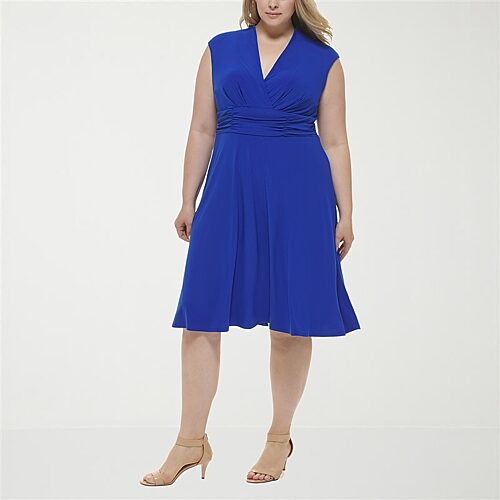 Click here for Jessica Howard Womens Plus Midi V Neck Short Sleev... prices