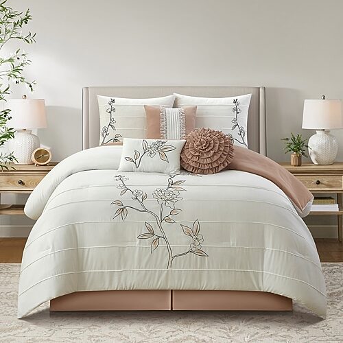 Click here for Stratford Park Mona 7-Piece Comforter Set  Queen -... prices