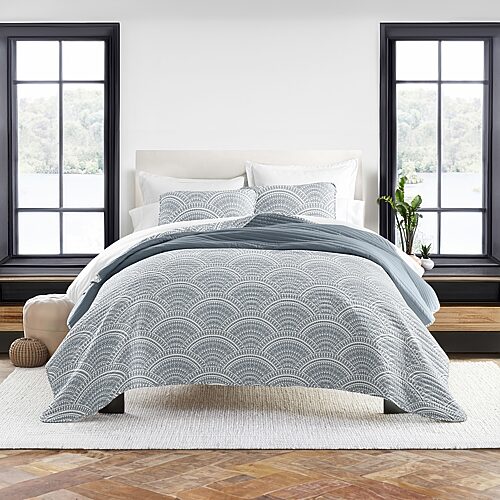 Click here for Casual Comfort Scallop Reversible Quilt Set  One S... prices