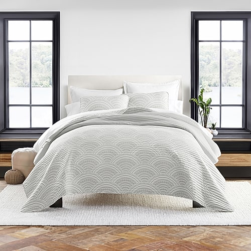 Click here for ienjoy Home Scallop Reversible 3-Pc. Lightweight Q... prices