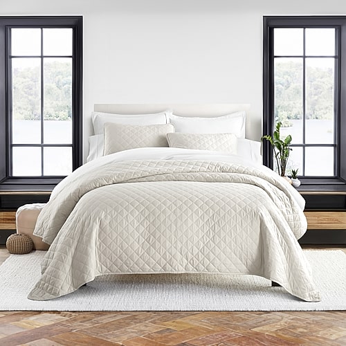 Soft Essentials Ultra-Soft All-Season Diamond Stitch Quilt Set