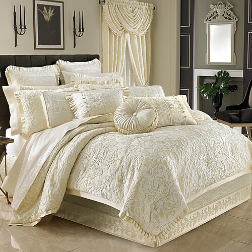 Click here for J Queen New York Marquis 3-Pc. Duvet Cover Set  Qu... prices