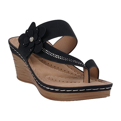 Click here for GC Shoes Womens Taryn Floral Toe-Loop Wedge Sandal... prices