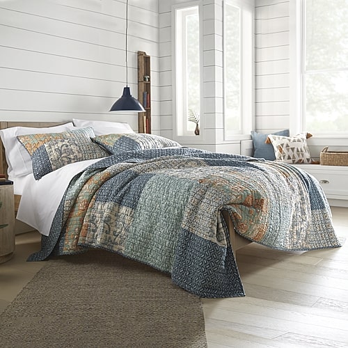 Click here for Linden Street Westgrove Quilt  One Size  Blue prices
