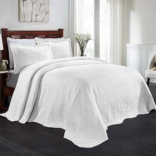 SUPERIOR Aspen Scalloped Jacquard Floral Botanical Bedspread with Sham  One Size  White