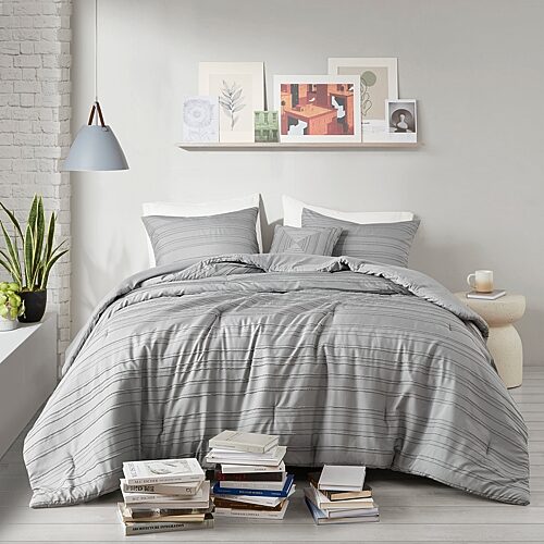 Click here for Intelligent Design Oliver Comforter Sets prices
