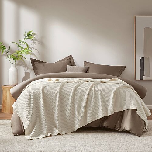 Click here for Madison Park Waffle Weave Cotton Lightweight Blank... prices