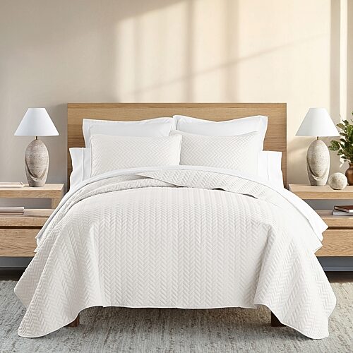 Click here for ienjoy Home Herringbone Lightweight Quilted Coverl... prices
