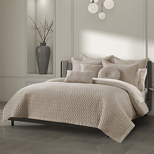 Click here for J Queen New York Brilliance 3-Pc. Quilt Set  King/... prices