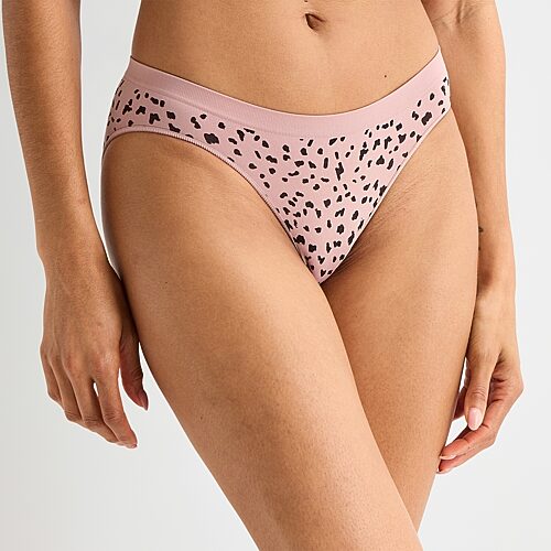 Click here for Ambrielle Seamless Bikini Panty  Xx-large  Beige prices