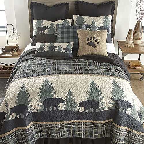 Click here for Donna Sharp Bear Walk Plaid Quilt  One Size  Black prices