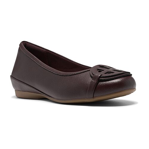 Click here for Clarks Cathrynn Luna Womens Closed Toe Slip-On Sho... prices